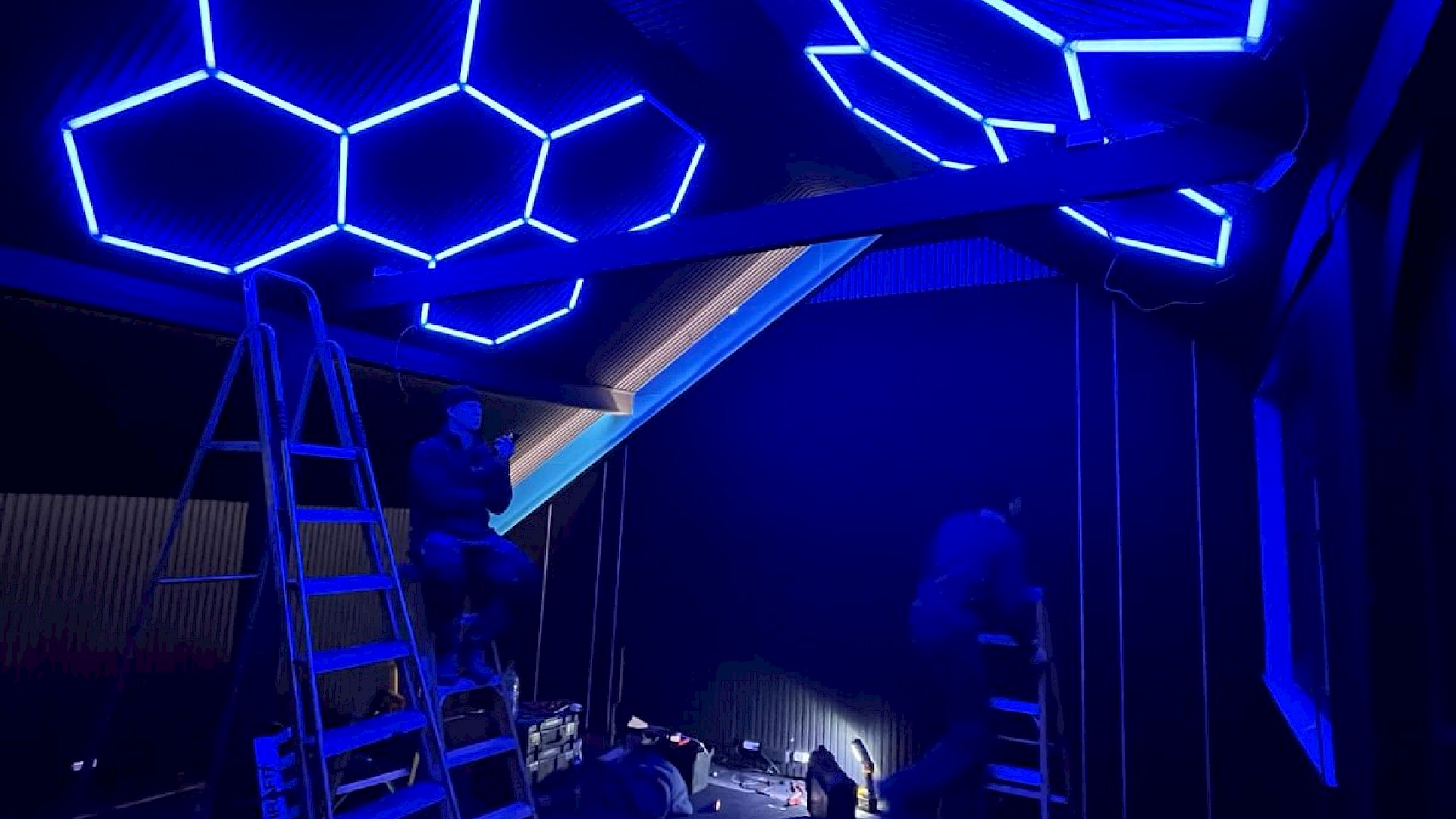 Luces LED Hexagonales Eficientes: Estilo y Ahorro Energético